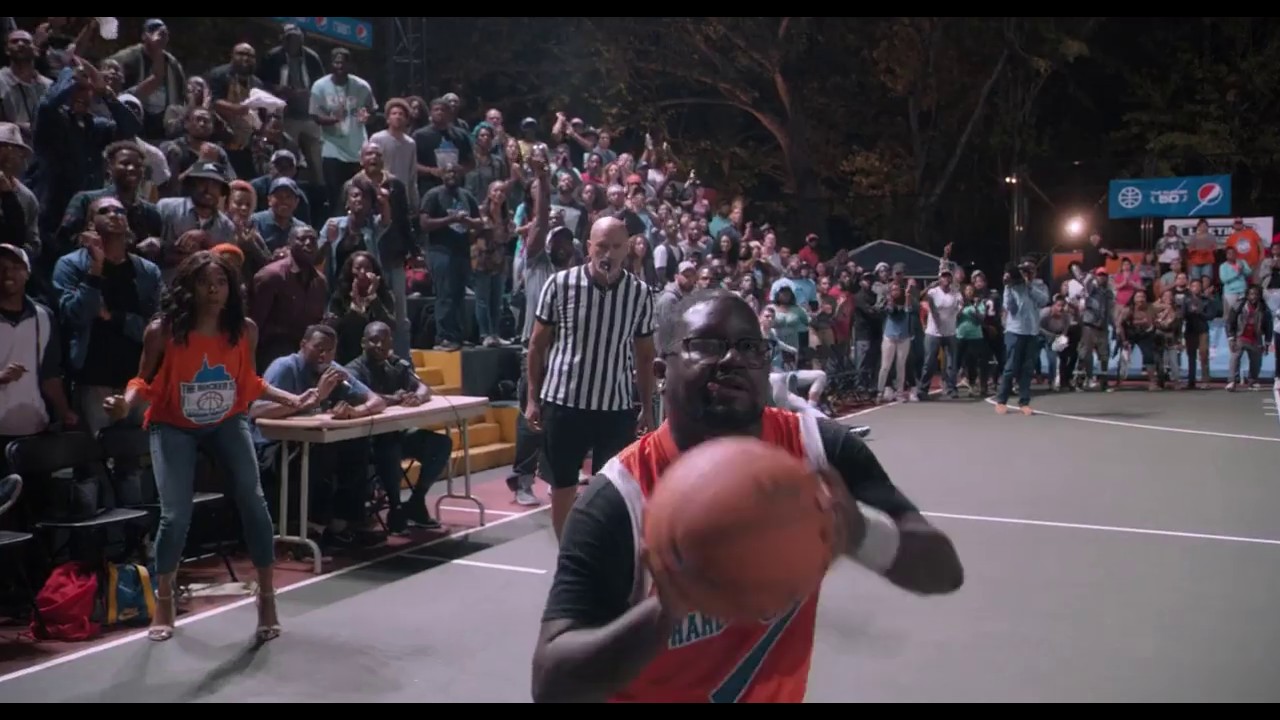Steven dances on 3-pointer - YouTube