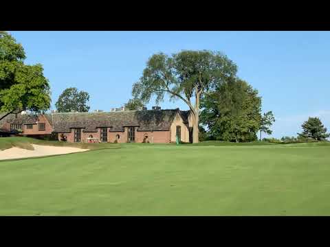Heading towards the 9th green - YouTube