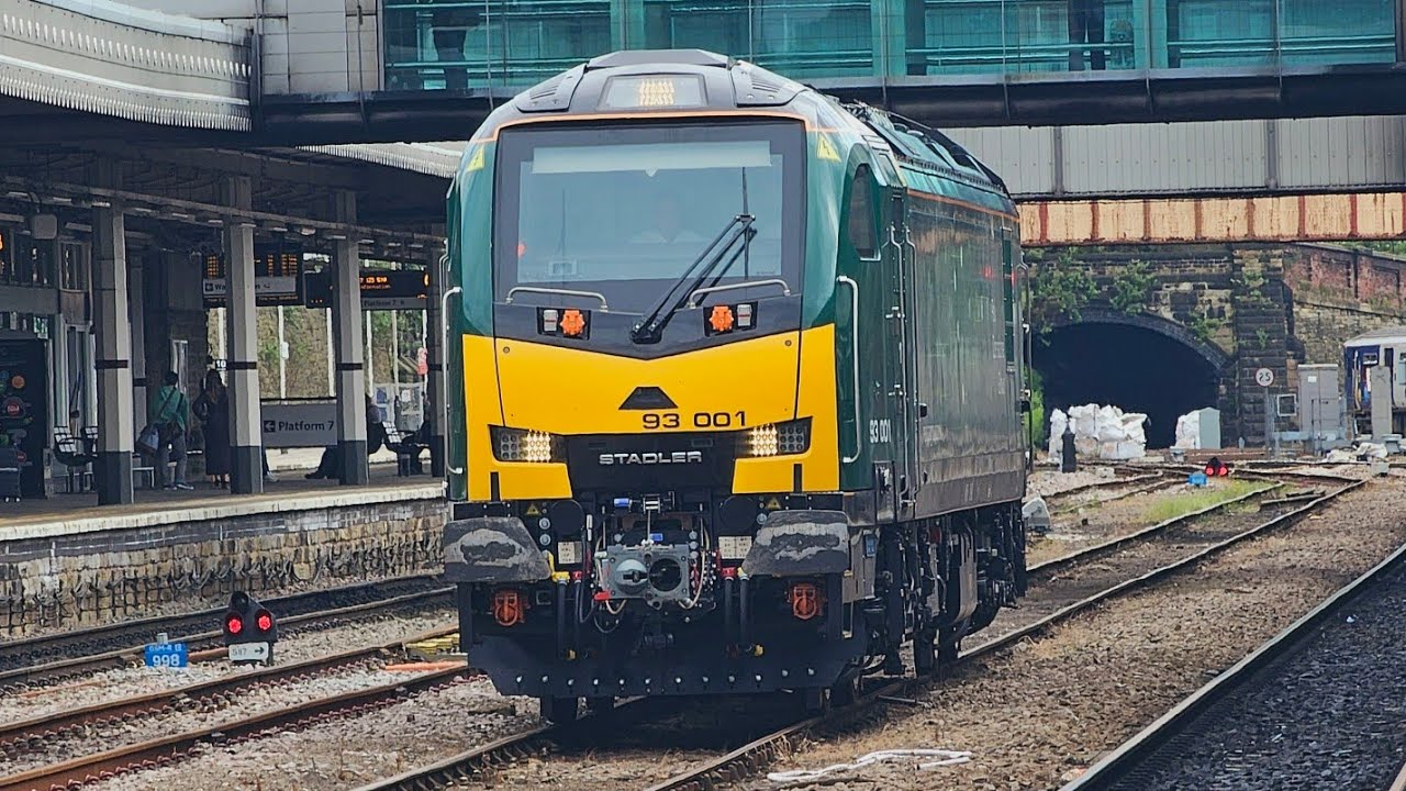 Rail Operators Group 93001 At Sheffield From Sheffield To Worksop Down ...