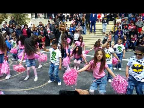 handan ziya öniş 1-h sınıfı 23 nisan gösterisi