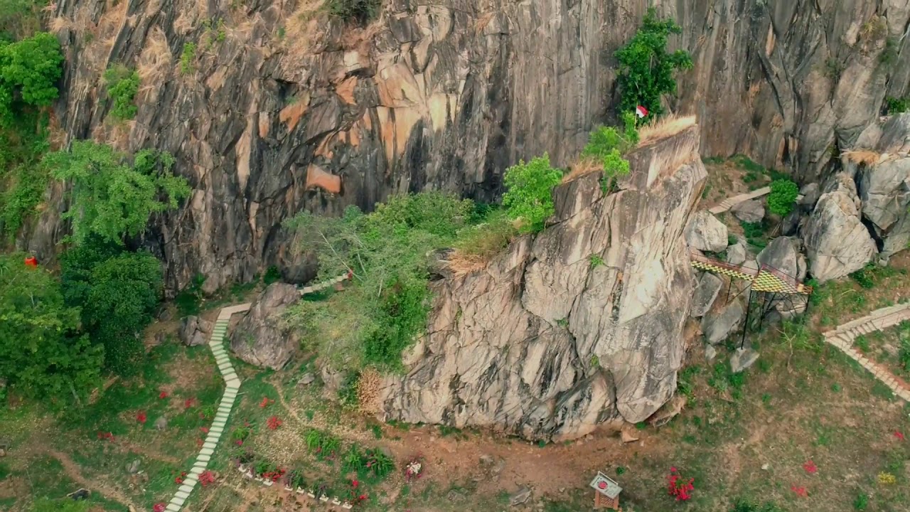 Explor Wisata Batu Lawang berlokasi Di Desa Cupang Kec Gempol Kab ...