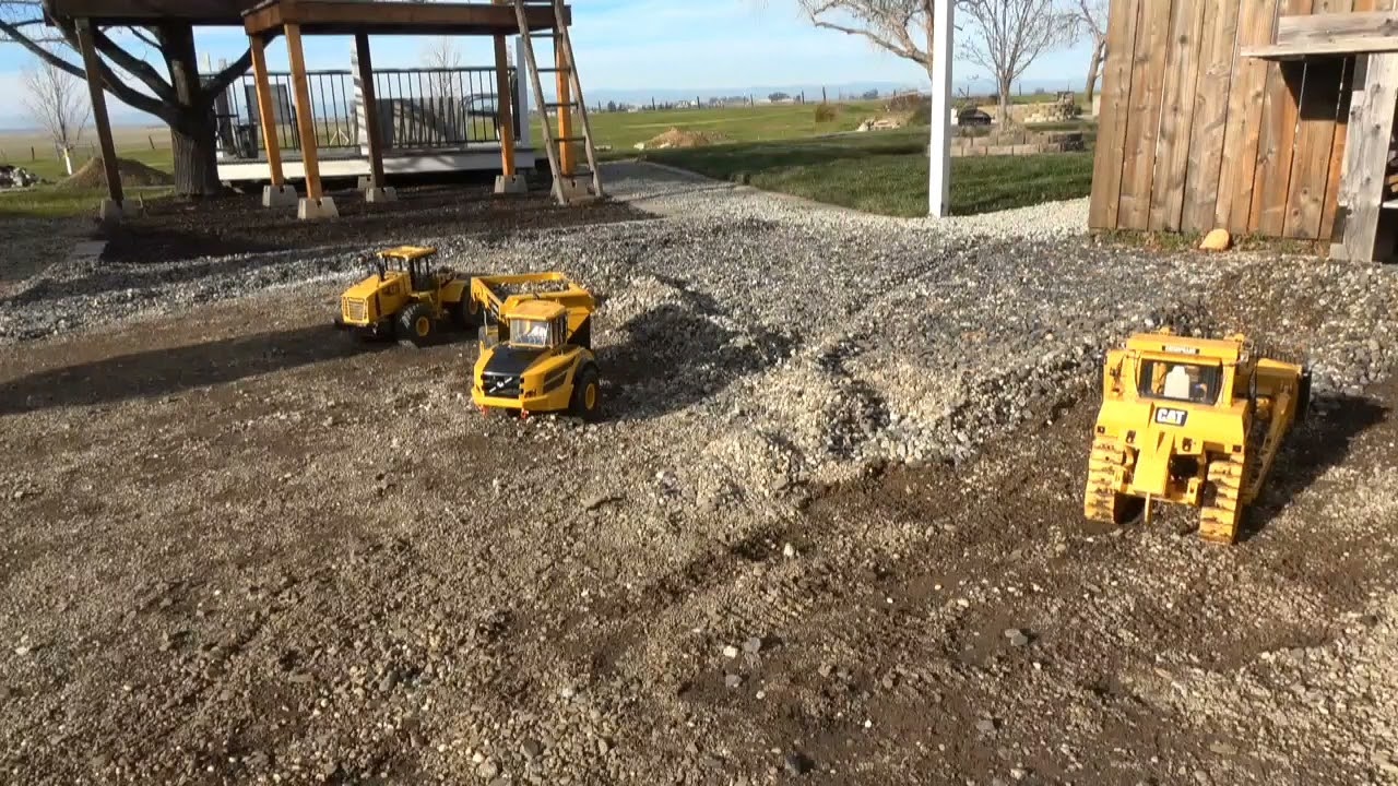 More Dozer, A40's and loader action! at the Oroville rc park - YouTube