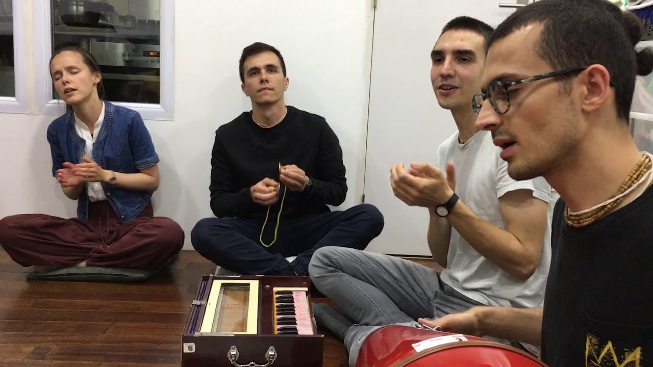 Julian Chants Hare Krishna at the Paris Wednesday Night Kirtan - YouTube