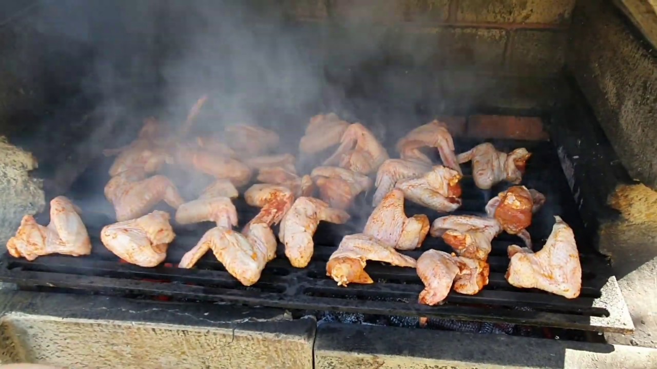 Krilca i kobasice sa rostilja - nedeljni vlog (specijalni gost) - YouTube