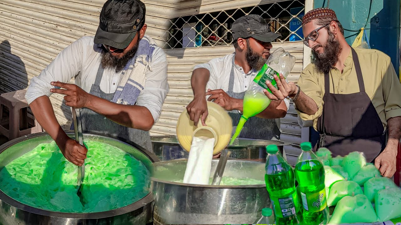 Pakola Juice Making Refreshing Street Drink Ice Pakola Milk Shake - YouTube