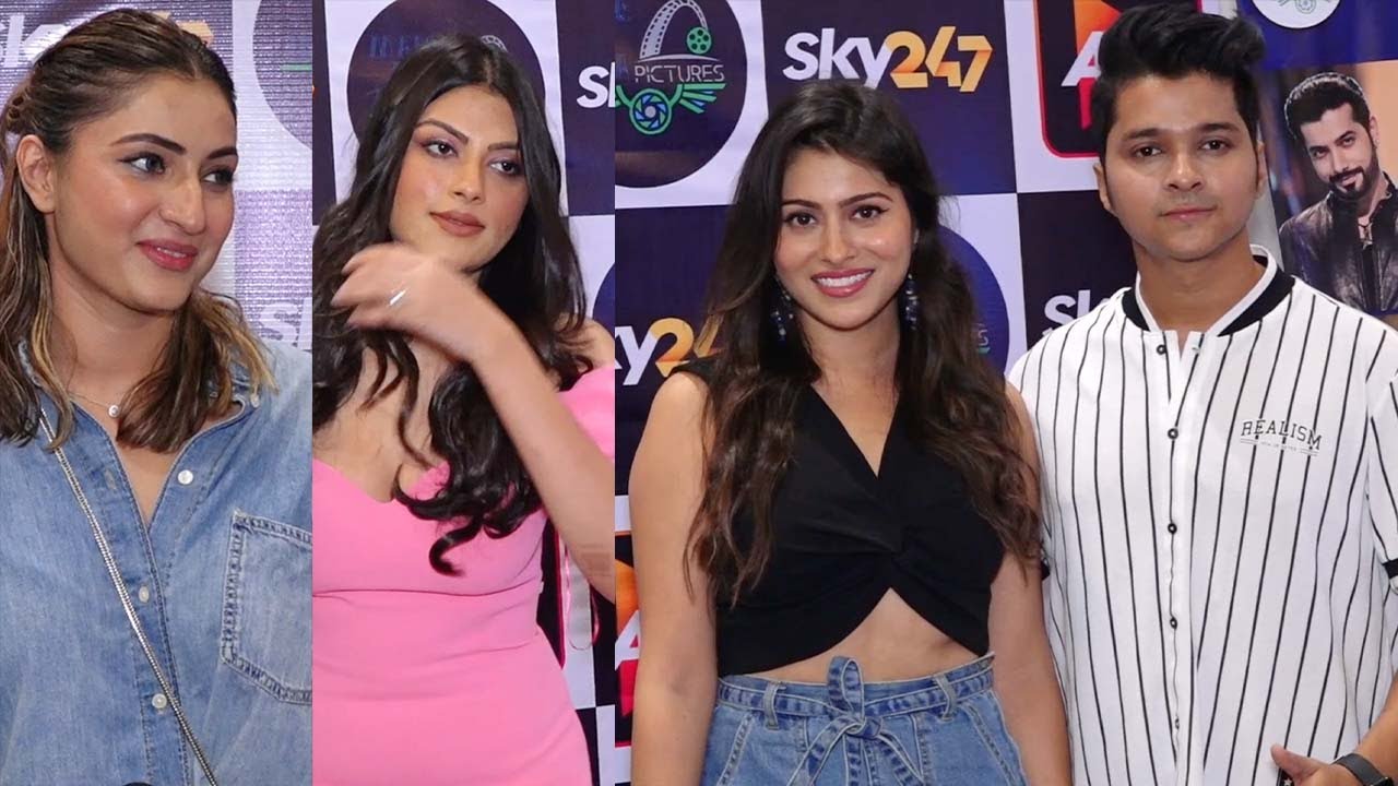 Aparna Dixit with brother Agam Dixit and others at Red Carpet Screening ...