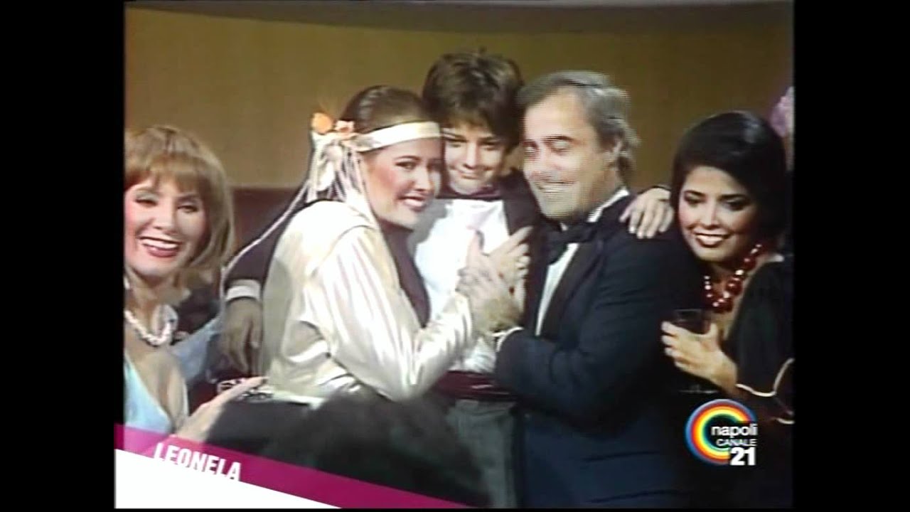 Leonela (1984) - Il matrimonio di Pedro Luis e Leonela HQ - YouTube