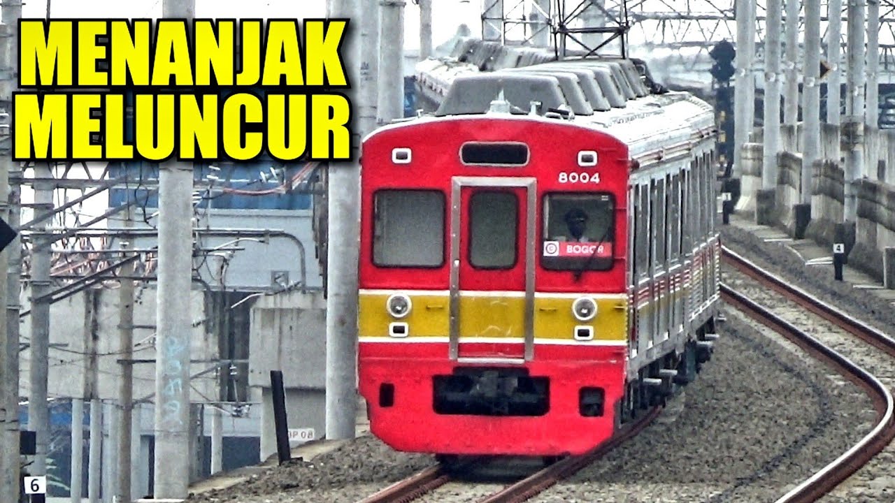 Commuter Line Naik Turun dan KA Singasari Melintas Langsung - YouTube