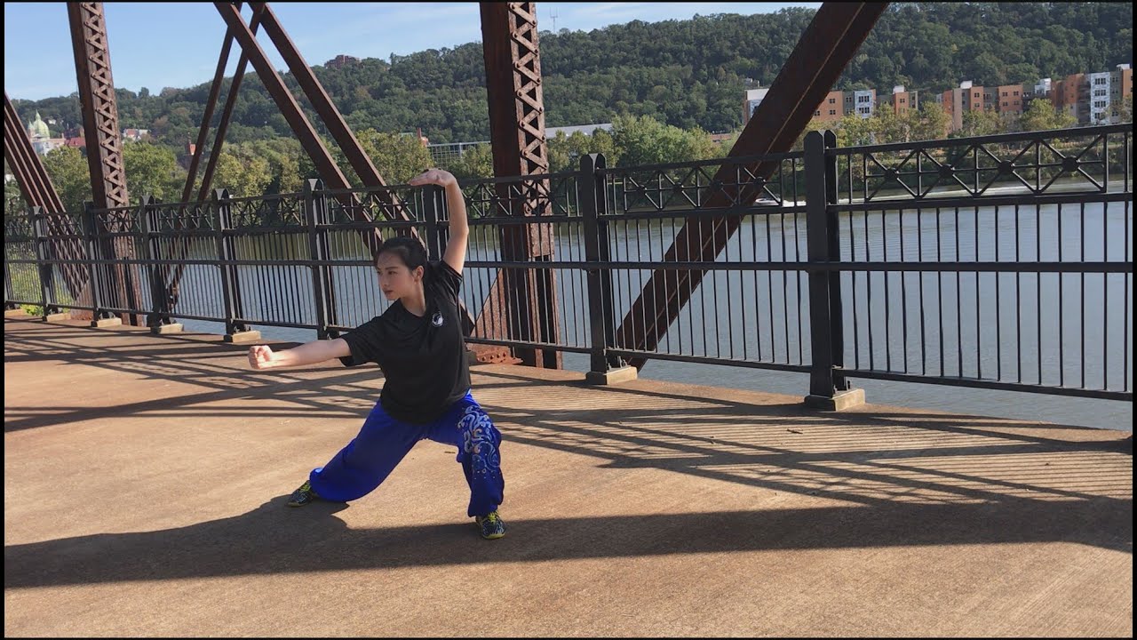 Wushu Basics: Swing Kicks 武术基本功 直摆性腿法 - YouTube