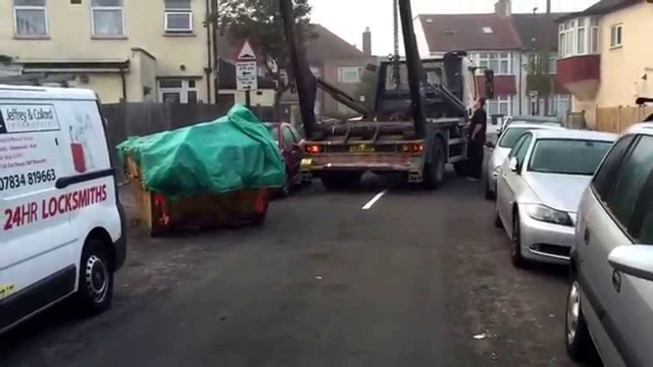 Skilled skip man #maguireskips 10.09.15 - YouTube