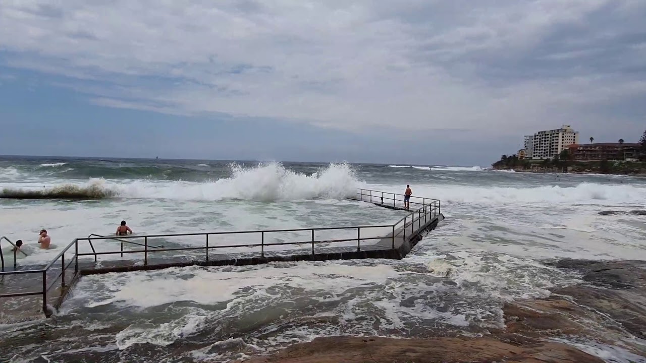 South Cronulla Rock Pool during high tide - YouTube