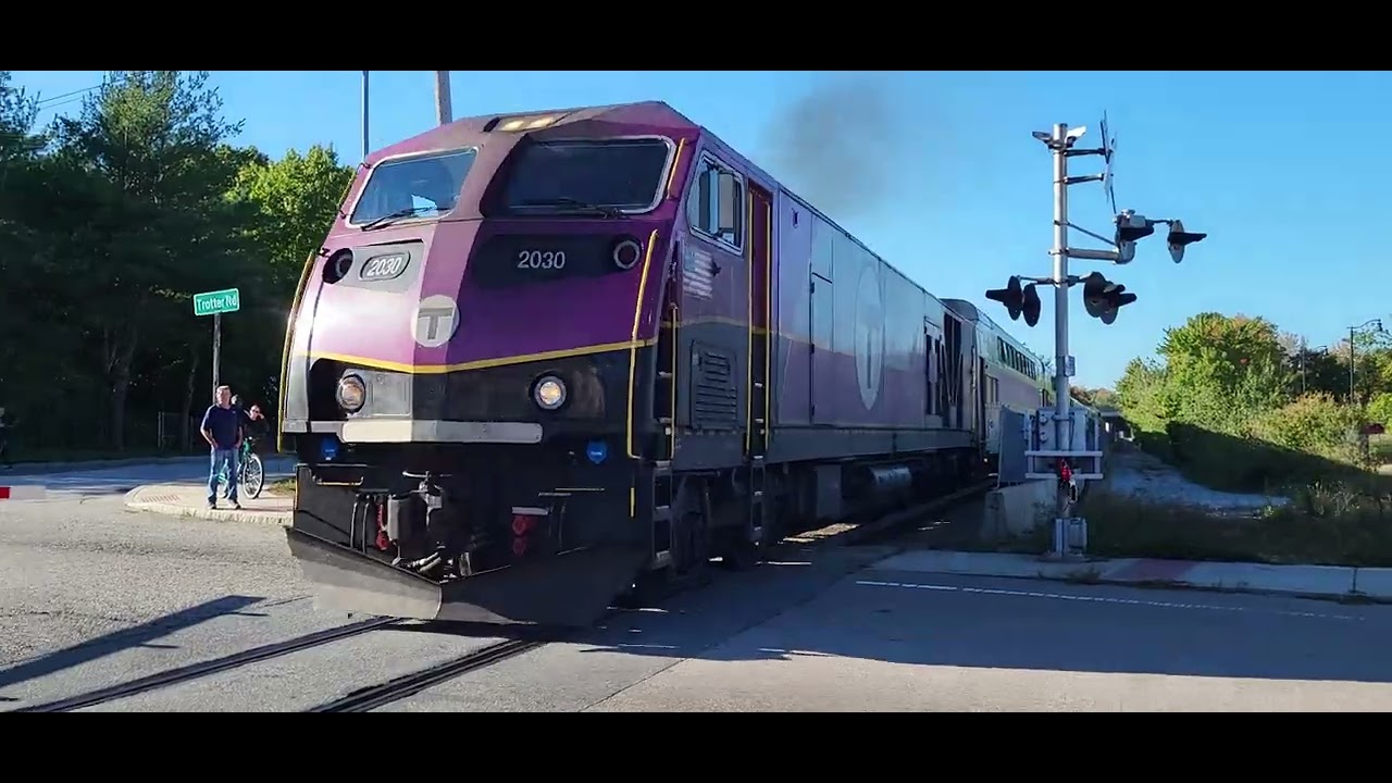 MBTA MPI HSP46 #2030 with horn salute!! - YouTube