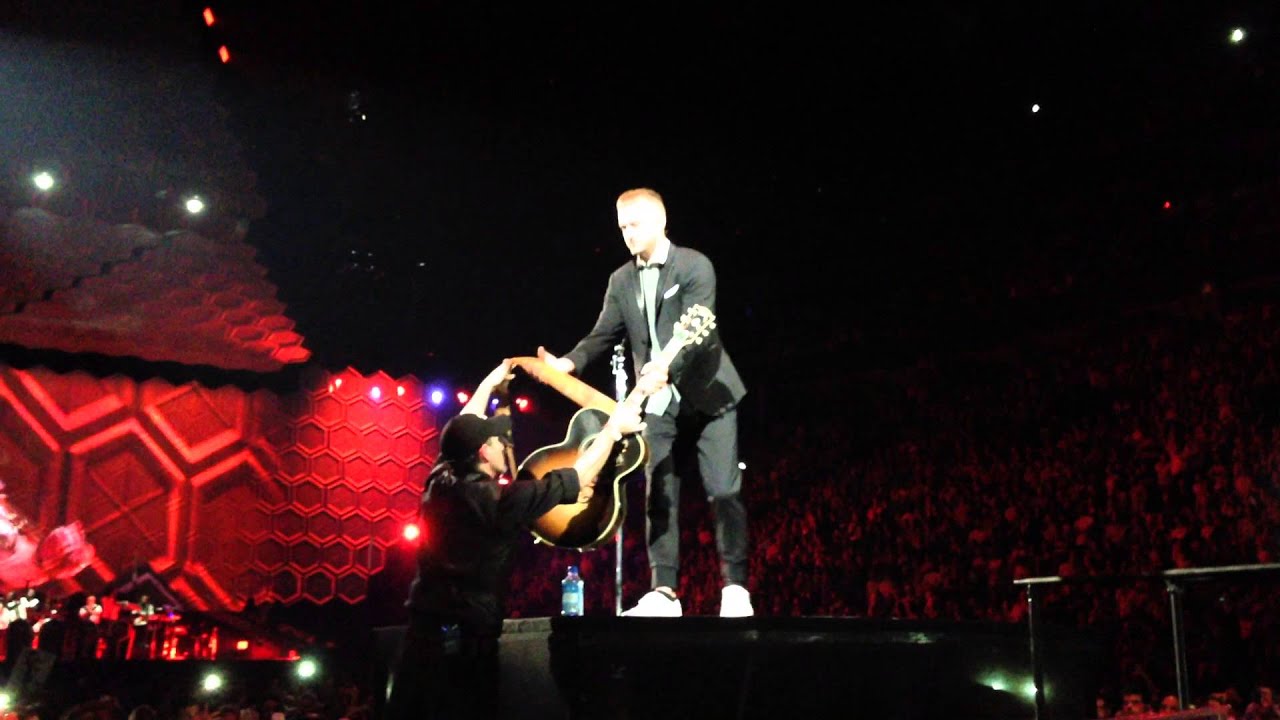 Justin Timberlake Toasts Montreal as Loudest Crowd on 20/20 Tour - YouTube