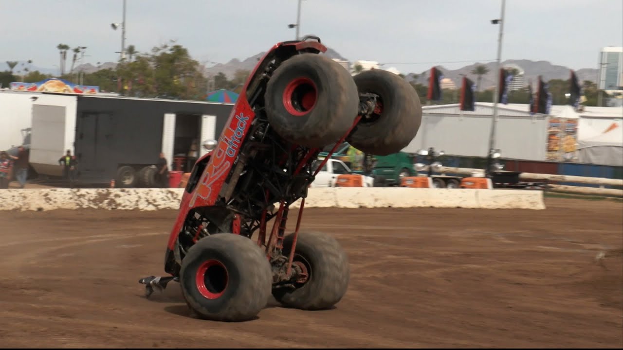 Monster Trucks State Fair - YouTube