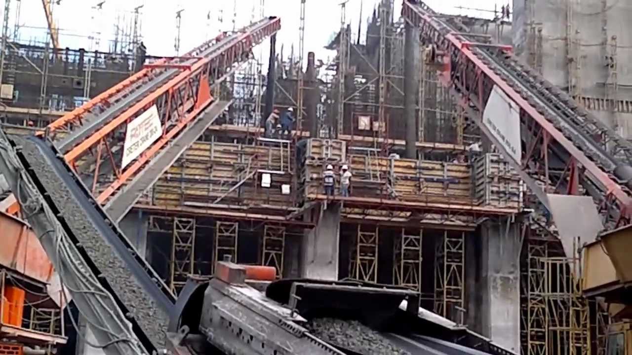 Vaciado en Casa de maquinas de Tocoma con Creter Crane de la Rotec ...