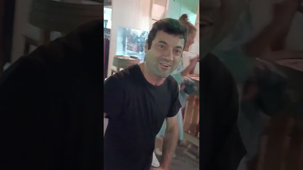 MANOLITO PIES DE PLATAS🎉🔥👖 #manolitopiesdeplata #humor #arrenalinapositiva #manolito - YouTube