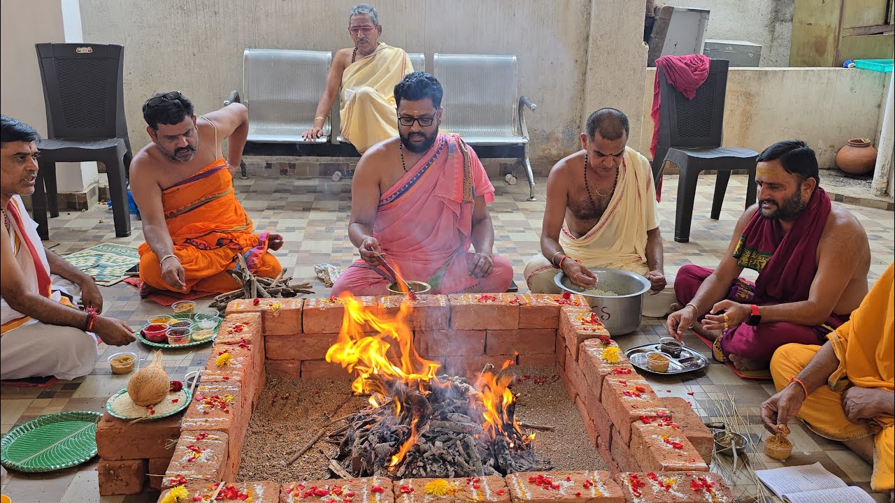 Manyu Sukta Havan (మన్యుసూక్త హవనము) - YouTube