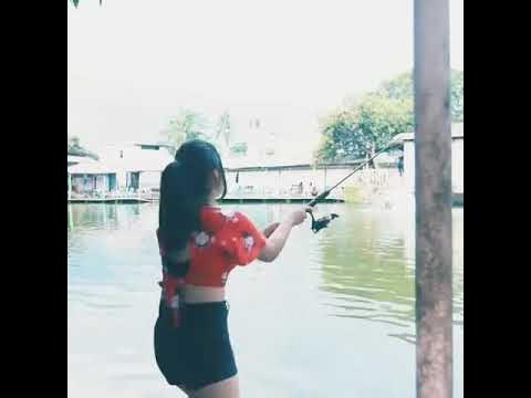 CEWEK MANCING SEKSI KELIHATAN SUSU DAN CELANA DALAMNYA BIKIN NAFSU TERUS NAIK COY 😂 - YouTube