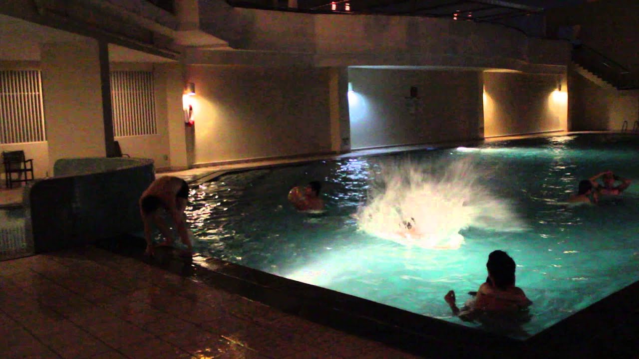 RMIT SGS Dance Club - Pool Party 26/5/2013- Lee Phu Nguyen Jump - YouTube