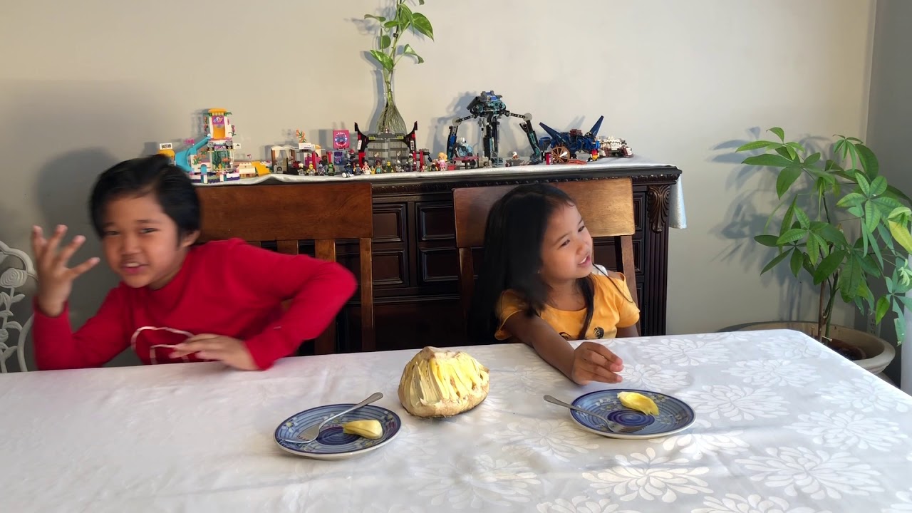 Kids Eating Exotic Fruits - YouTube