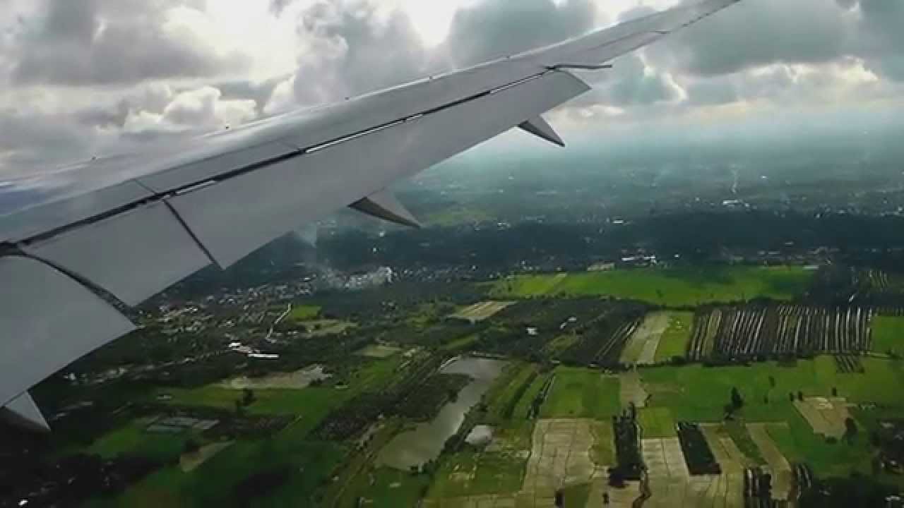 TG102 : Boeing787 Landing Chiangmai Int. Airport - YouTube