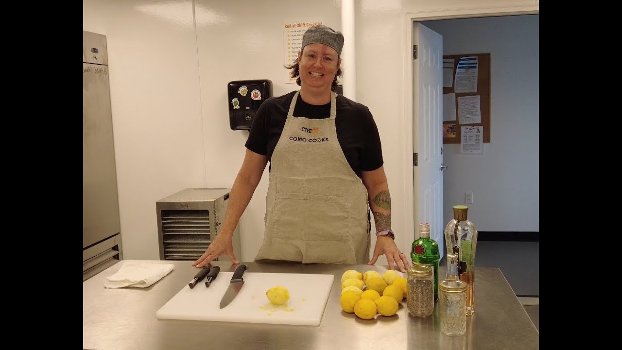How to Dry Fruit with the CoMo Cooks Avantco Dehydrator and Globe ...