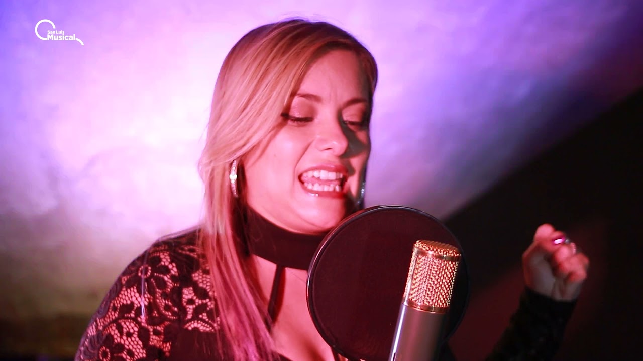 Carla Nerea - Quiero ser Tuya - YouTube