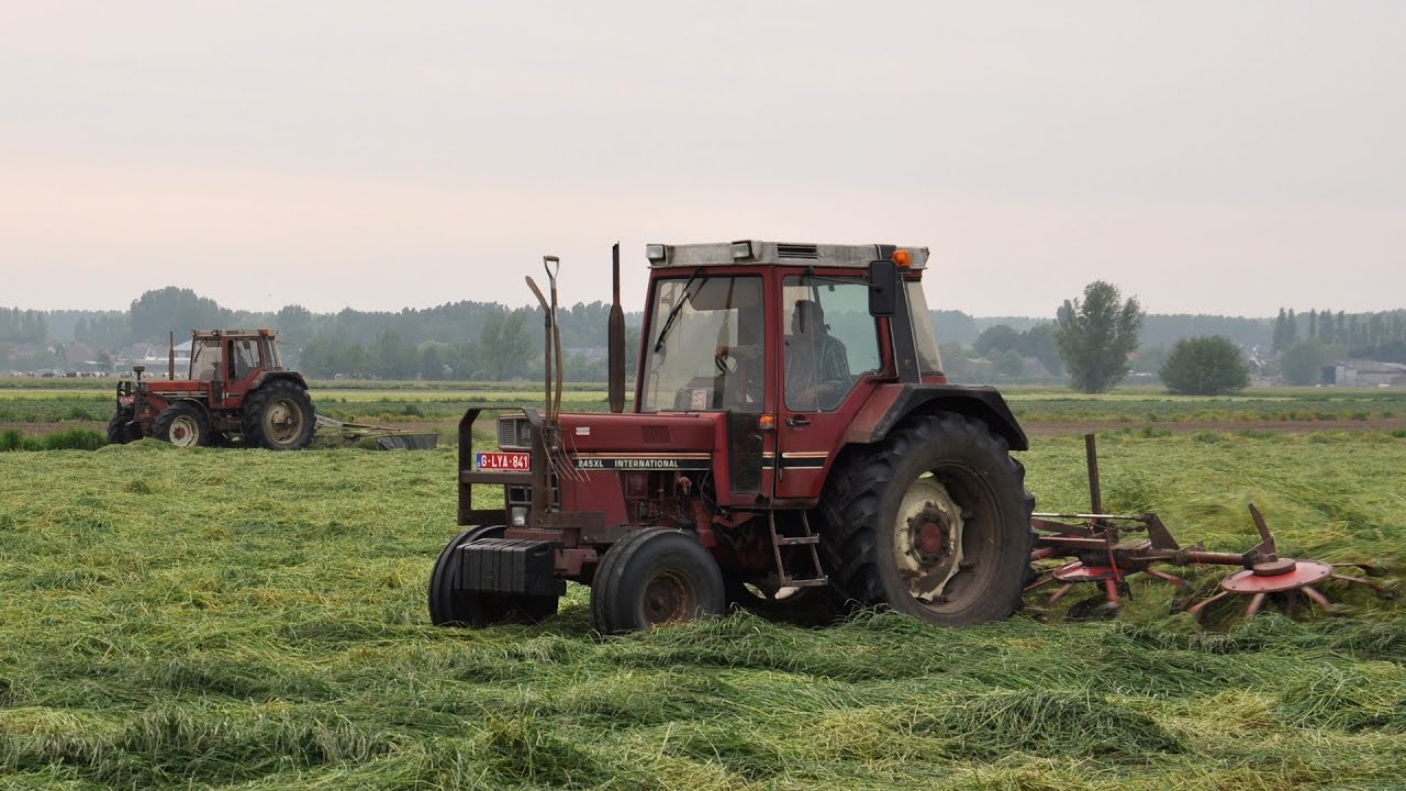 International 845XL & 1055 & Lely Lotus Stabilo 460 & Claas WS 3300 ...