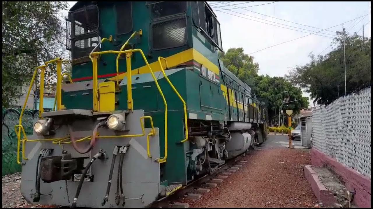 FTVM MP15AC 9812-9817 saliendo de la C rumbo a Tlatilco Línea C - YouTube