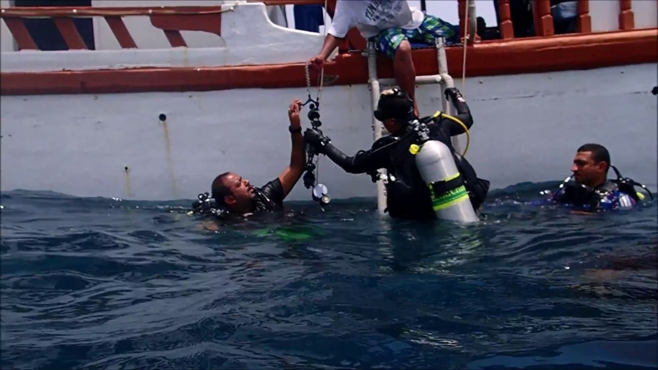 Scuba Diving Fujairah - wreck dive - YouTube