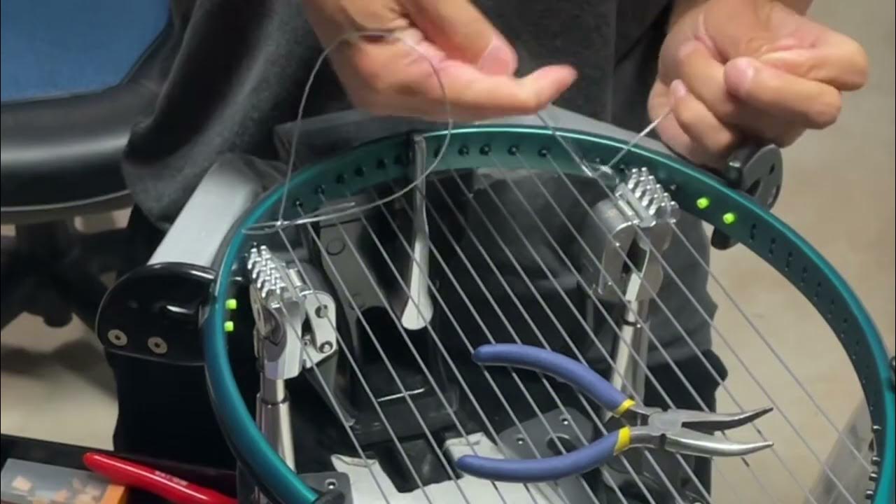 Stringing a Blade 104 V9 - YouTube