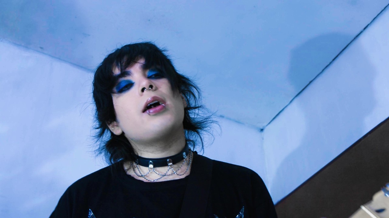 Tokio Hotel - Miss It (At All) (in the style of ''Zimmer 483'') - YouTube