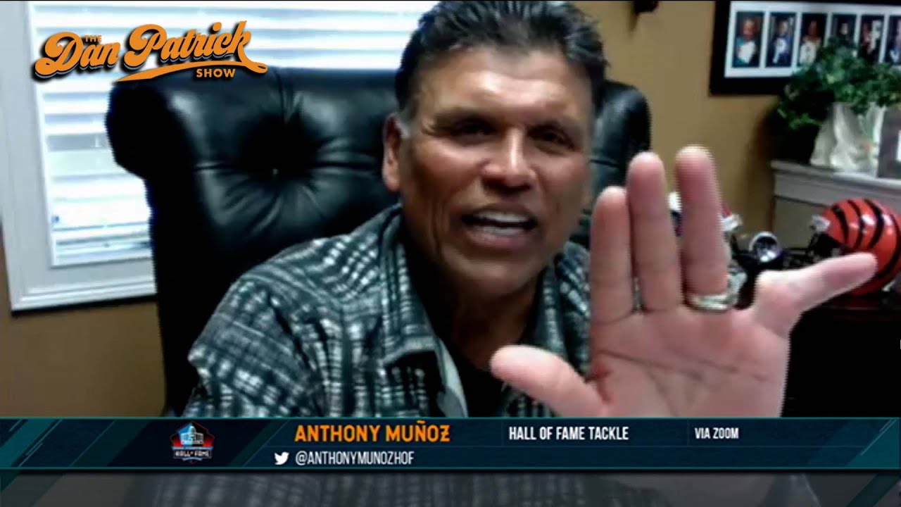 Anthony Muñoz Shows Off What A Hall Of Fame Career Did To His Finger ...