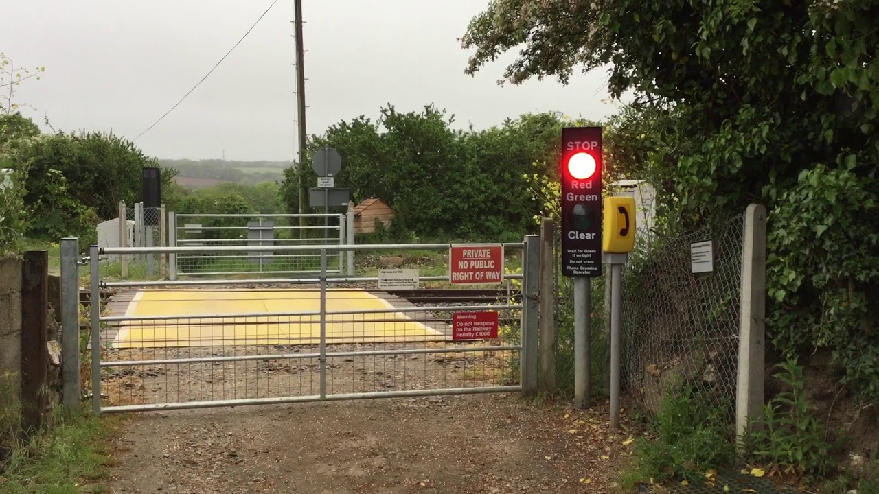 Trenowin Lower (User Worked) Level Crossing (Cornwall) 29/05/2019 - YouTube