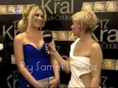 Petek Dinçöz 17. Kral Tv Video Müzik Ödüllerinde