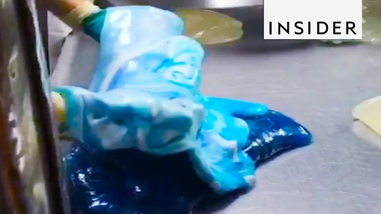 How Traditional Japanese Candy Is Made - YouTube