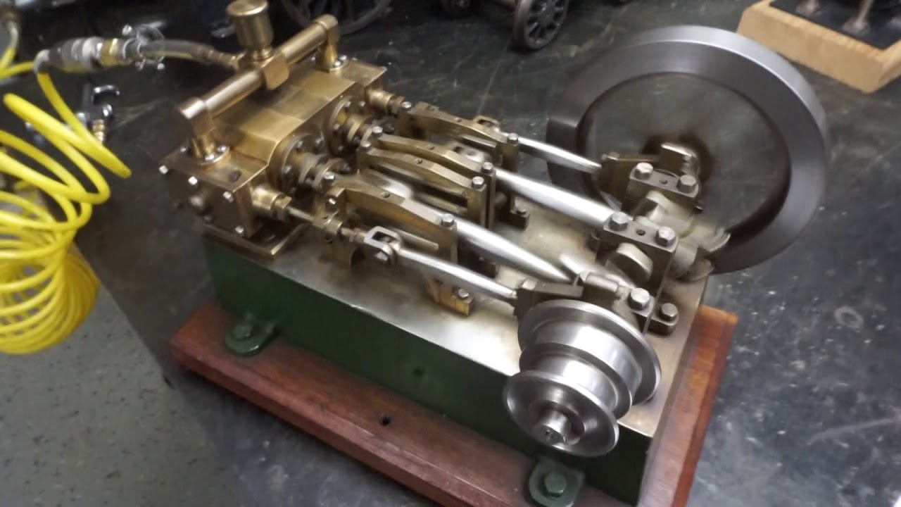 Twin horizontal steam engine - YouTube