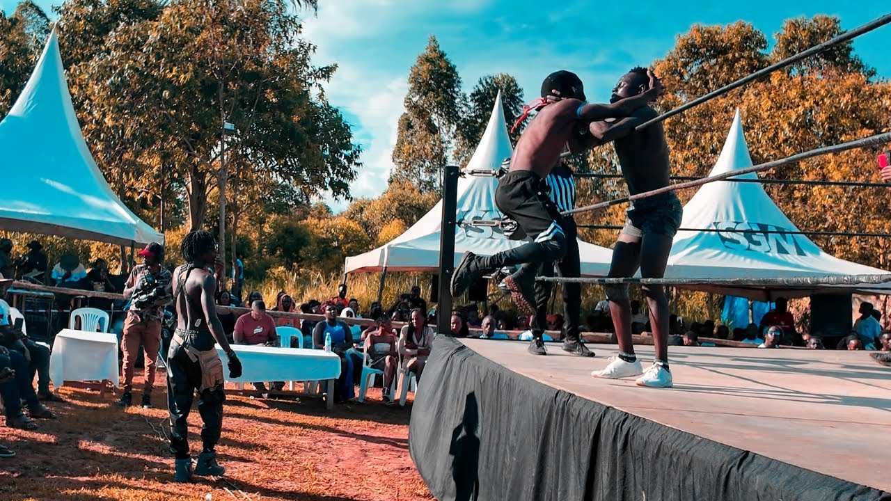 Epic Mudmania Tussle: Small But Mighty Wrestlers Show Off Tight Moves ...