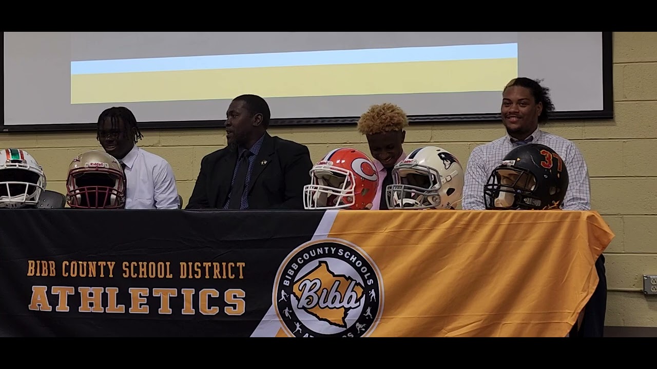 Rutland head coach Anthony Williams and some Hurricanes - YouTube