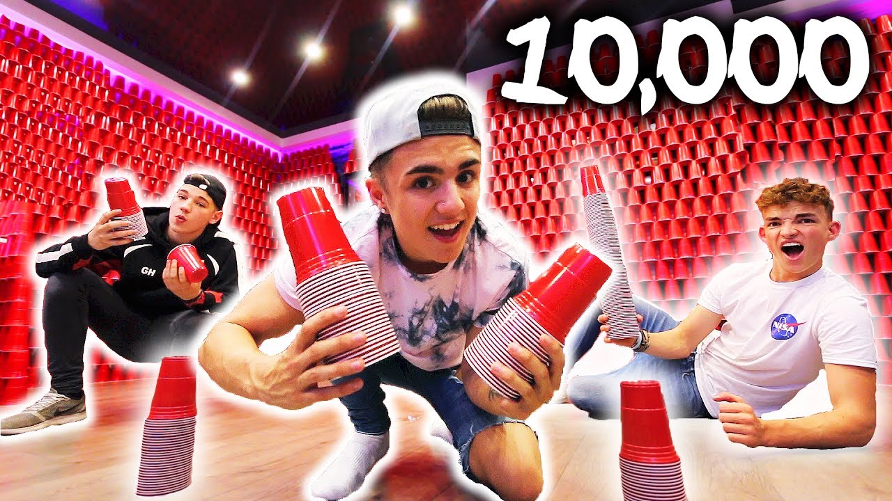 RED SOLO CUP ROOM! (10,000 RED CUPS!) - YouTube