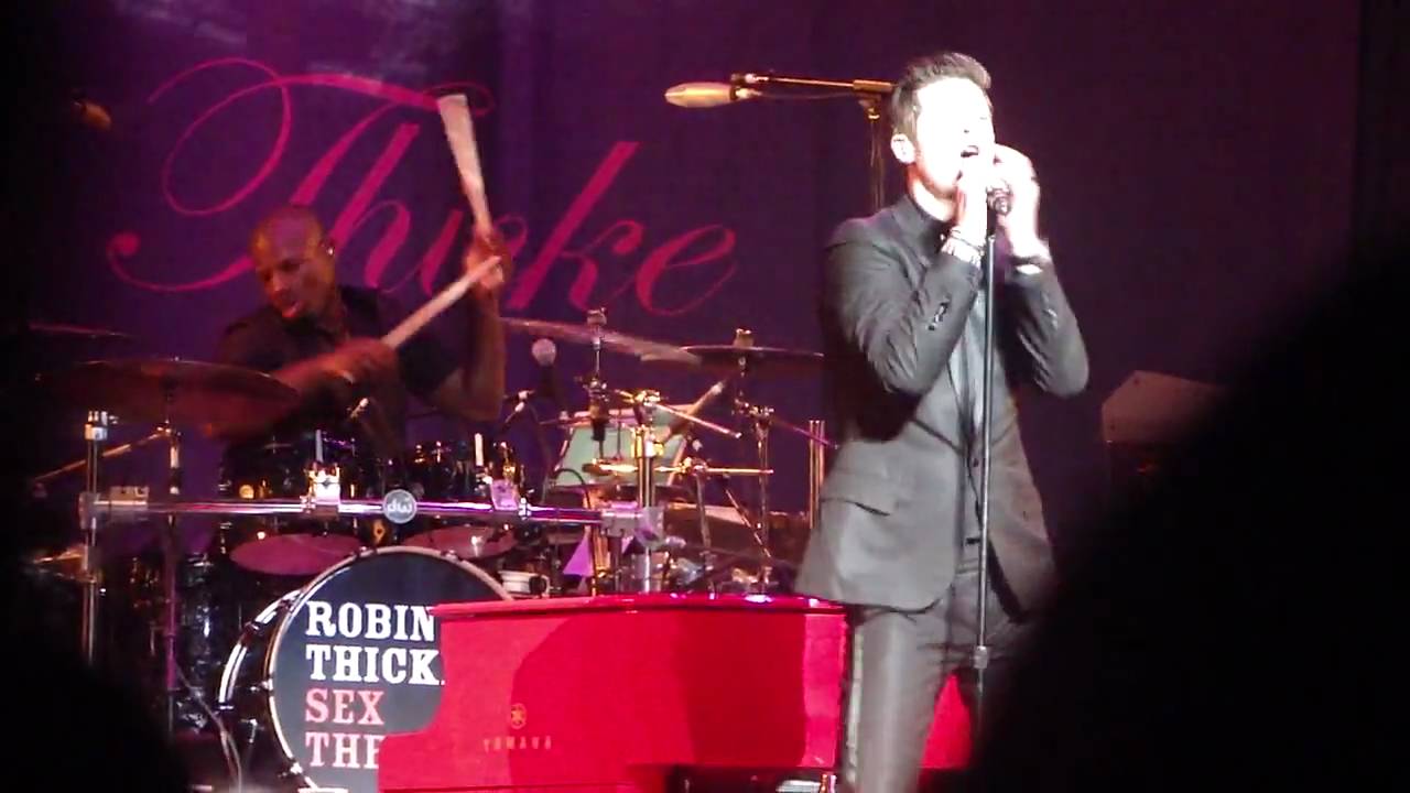 Robin Thicke - Magic - Bell Center - Montreal - February 28th 2010 ...