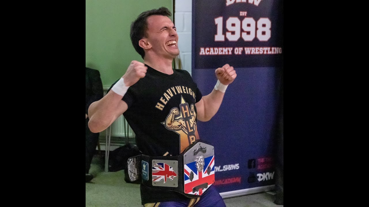 The Champ Lewis Barrett weighs in on the Christmas Battle Royal - YouTube