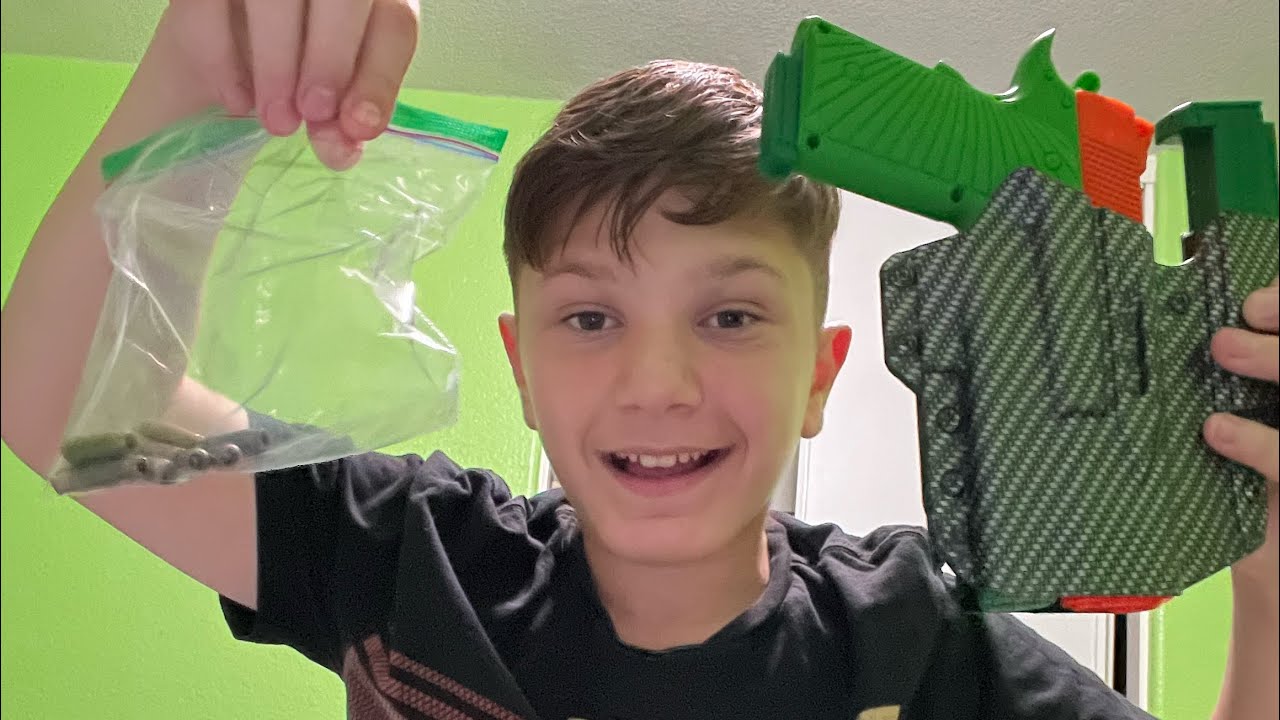 Reviewing a fake toy gun for kids - YouTube