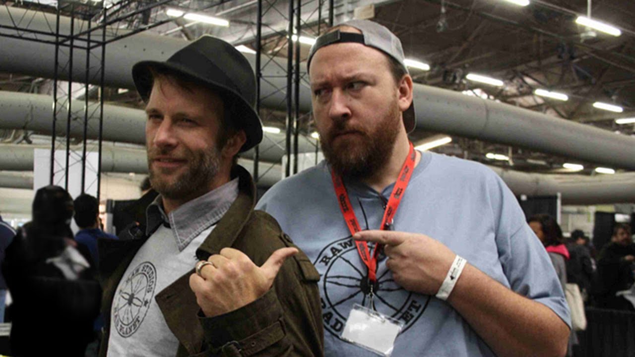 Comic-Con Draw-Off with Thomas Jane and Artist Tim Bradstreet! - YouTube