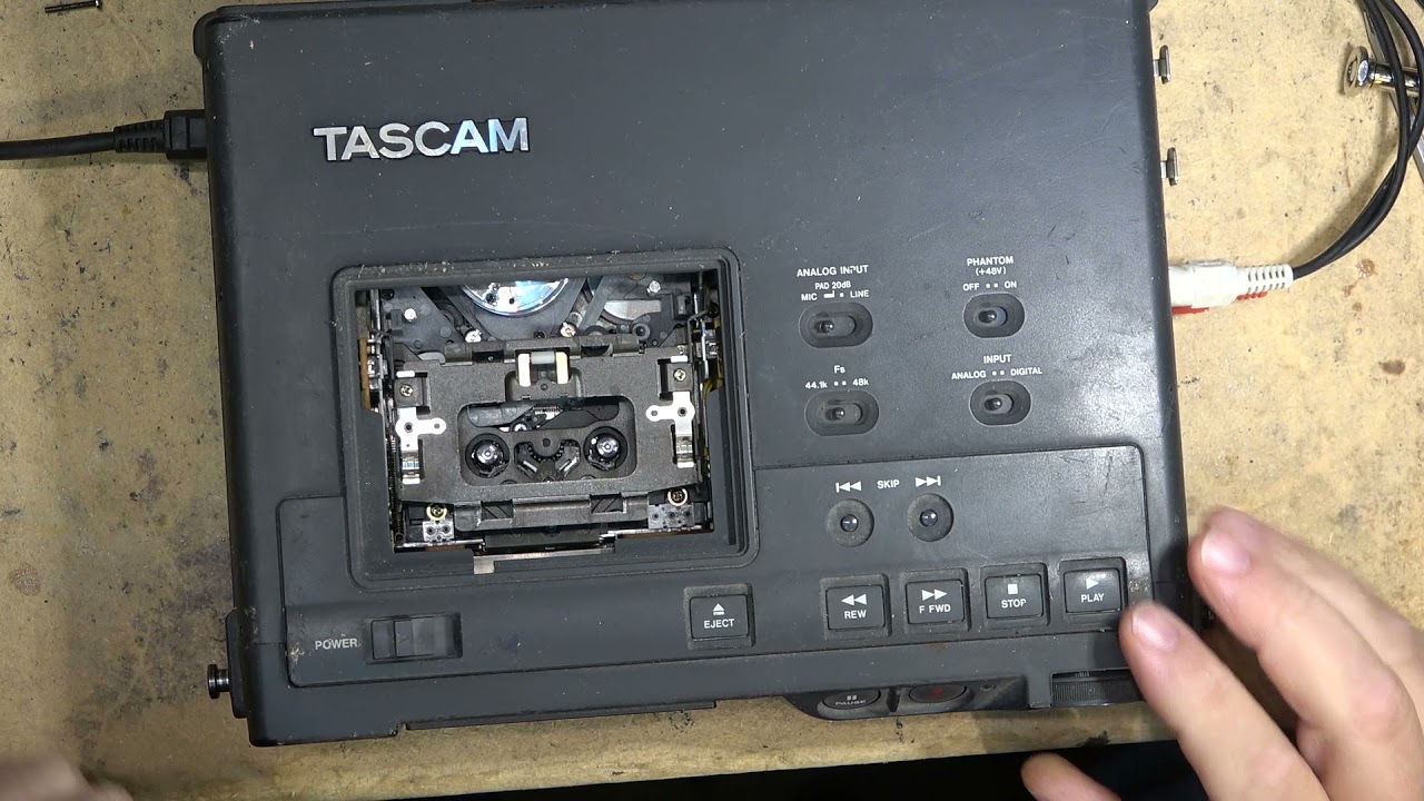 I was sent a broken tape recorder for parts I think I will fix it - YouTube