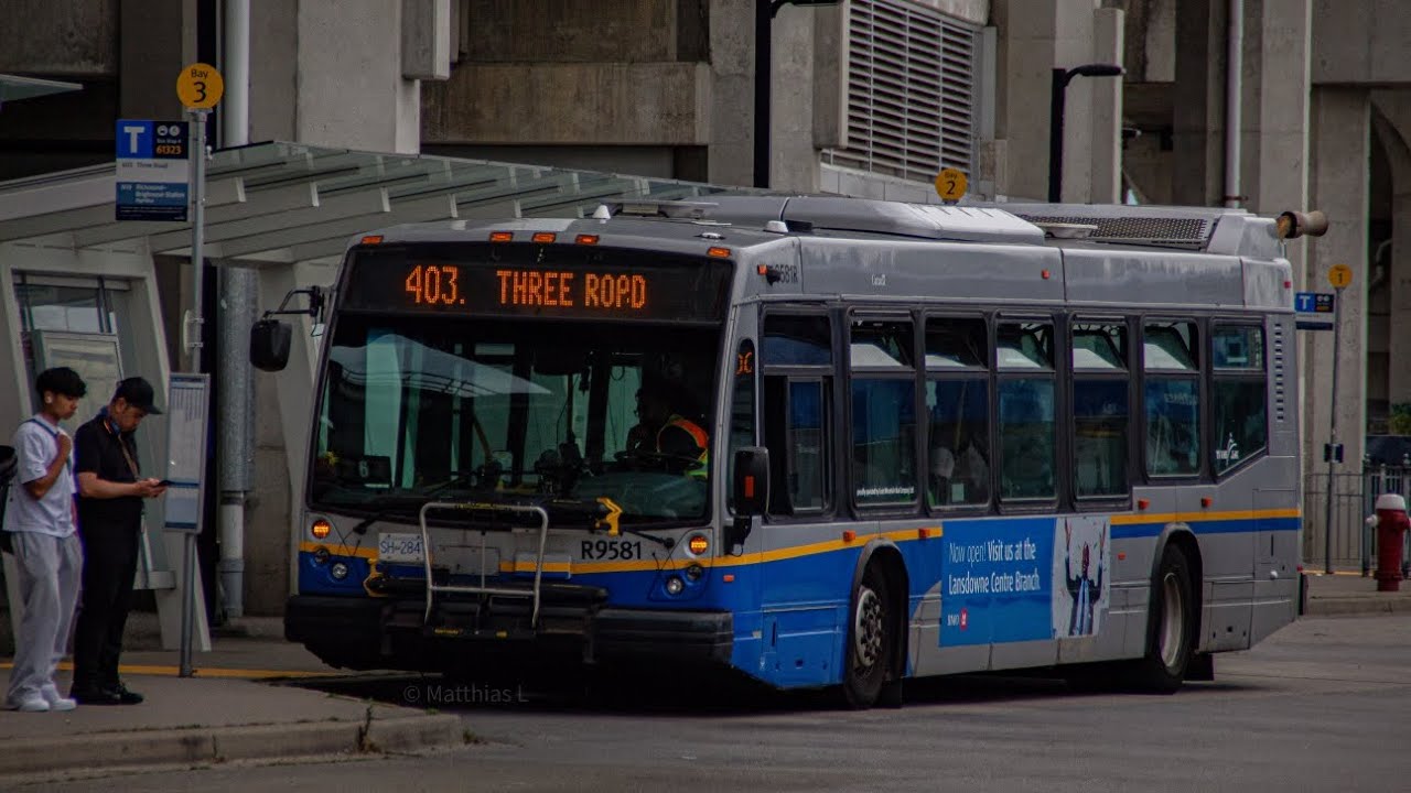 R9581 2009 NovaBus LFS on 403 Three Road - YouTube