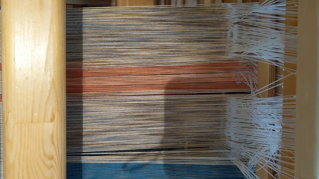 Weaving a Rep Rug - YouTube