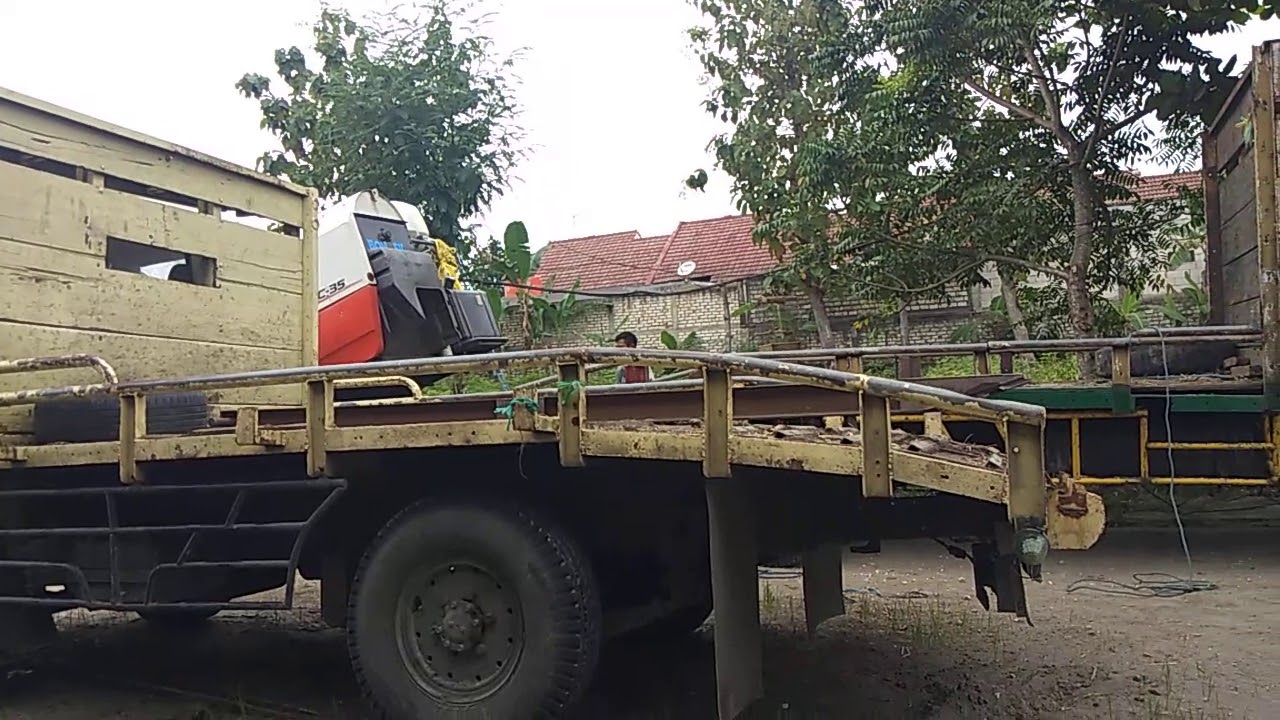 Kubota Dc 35 - YouTube