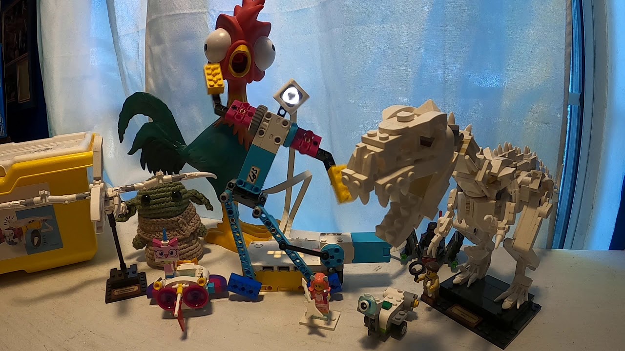 Dancing Spike Prime Robot - YouTube