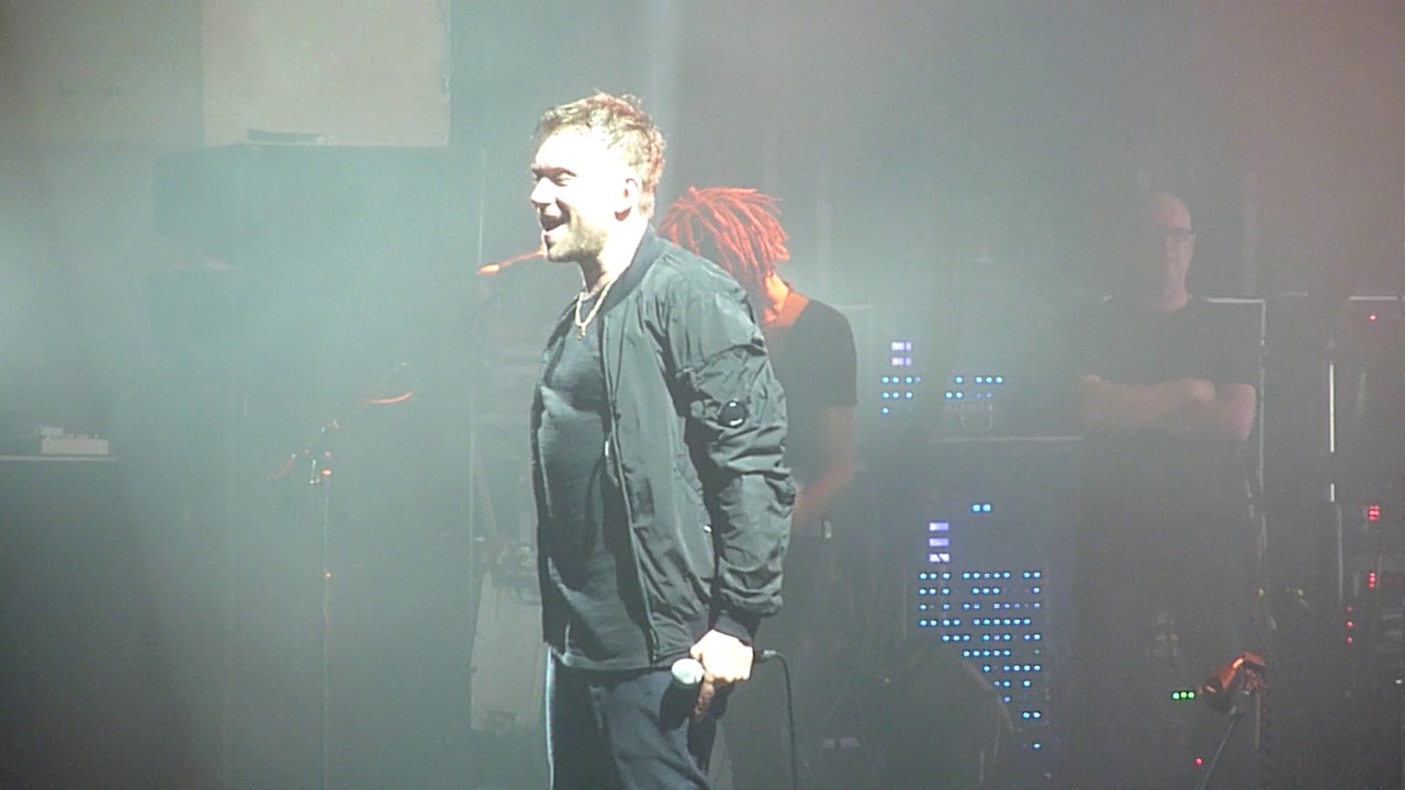 GORILLAZ 'SLEEPING POWDER' LIVE DEBUT @ 02 BRIXTON 2017 - YouTube